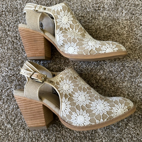 Reba | Shoes | Reba Kitt Style 75m Laced Fabric Heels | Poshmark